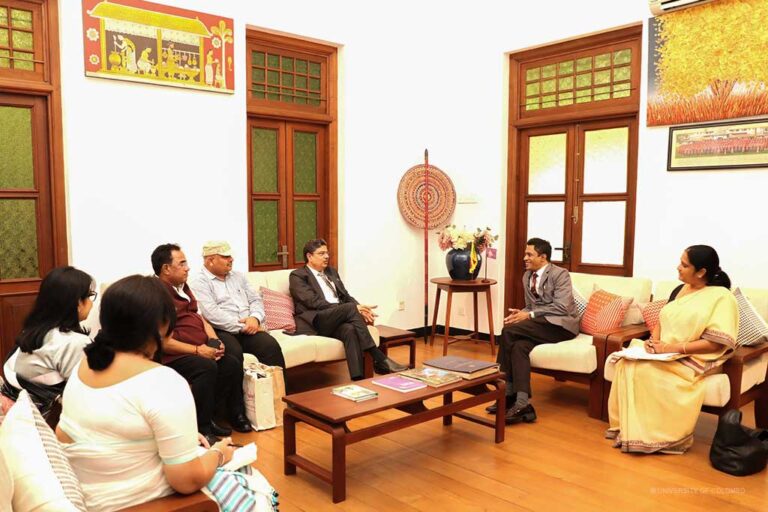 Vice Chancellor of the University of Lucknow visits the University of ...